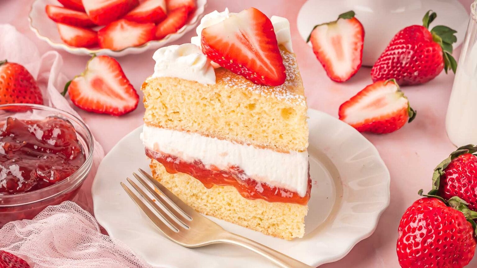 Victoria Sponge Cake Recipe – Light, Fluffy & Easy to Make